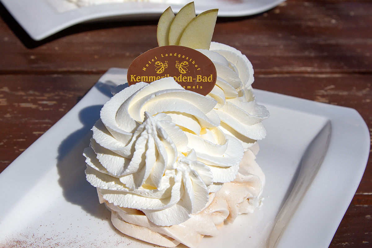 Flug ins Emmental: Meringues in Kemmeriboden
